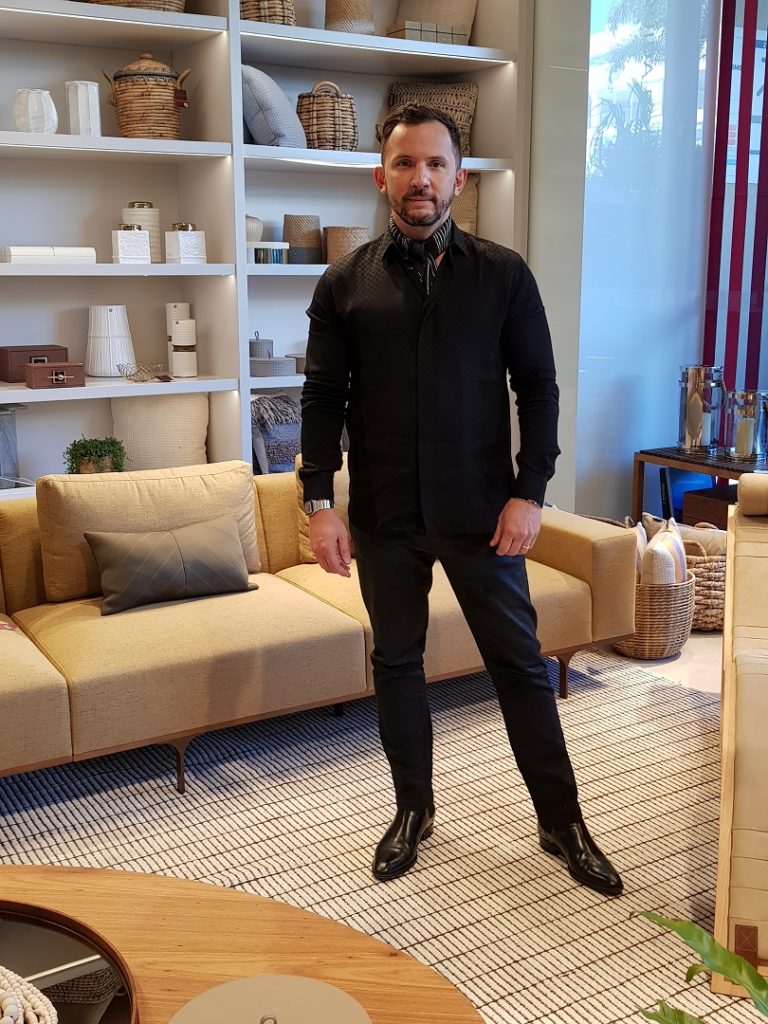 O dinâmico e talentoso Daniel Pegoraro do diretor criativo da Breton ...