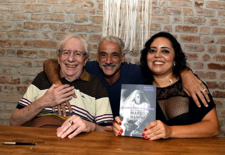 O lançamento do livro "O Avesso do Bordado"uma biografia de Marco ...